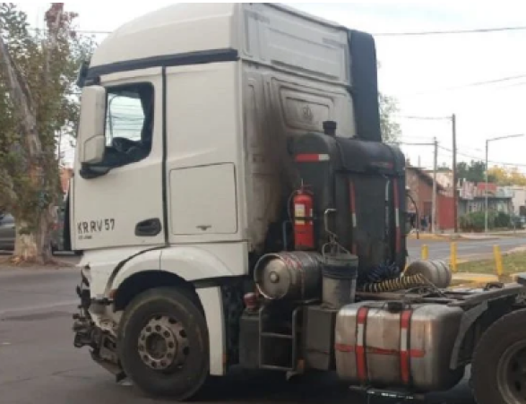 Un Camión Se Quedó Sin Frenos Y Chocó Tres Vehículos Delsur Diario
